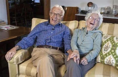 Срок регистрации домена истек Married Couple Old Couples Growing