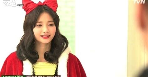 하연수 백설공주 변신 빨간 리본에 빨간 립스틱 귀여워