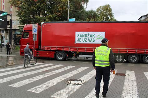 Novopazarci prikupili pomoć za tri sata Šleper krenuo ka Bosni i
