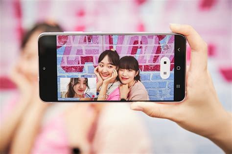 Samsungs Galaxy S21 Fe 5g Has A Larger Battery And 32 Megapixel Selfie Cam