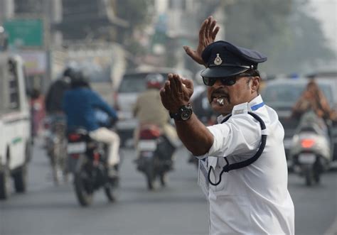 Indias Moonwalking Traffic Cop Turns Heads New Straits Times Malaysia General Business
