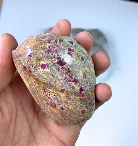 Ruby Granite Rough 1 Kg Raj Minerals Inc