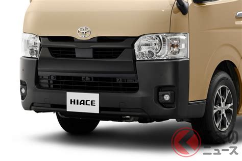 トヨタ「黒顔ハイエース」実車公開！ ウッド内装がめちゃ「オシャレ」！ 家族で寝られる丸目レトロ車中泊カー「gmlvan V 01」とは
