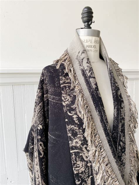 Floral Scroll Jacquard Cocoon Garygraham422