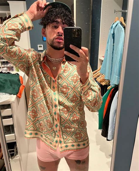 Pin En Bad Bunny 🐰