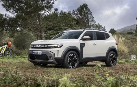 3rd Gen Dacia Duster Gains Hybrid Drive But Keeps Cheap Price Automacha