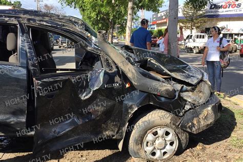 Aparatoso Accidente Vial En La Ave Junior De SPS Deja Una Persona
