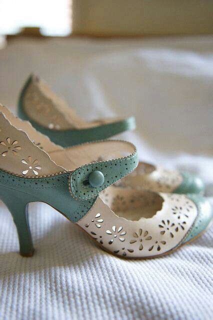 The 31 Best Hourglass Bodies Of All Time Raquel Welch Beyoncé And