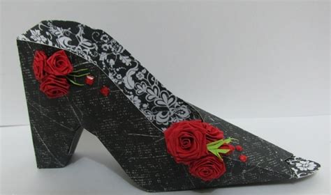 Как сделать объемную открытку — туфельку из бумаги — ЗнайКак ру