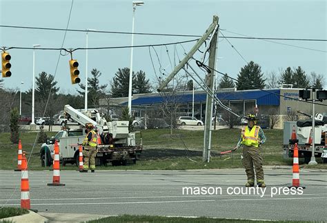 Vehicle Crash Knocks Out Traffic Lights Closes Us 10 31