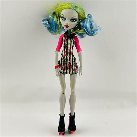 Mattel Toys Monster High Ghoulia Yelps Doll Skultimate Roller Maze