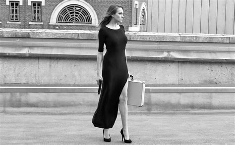 Cover Girl Viktoria Dobos Scarlett Couture