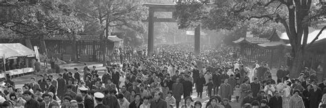 約70年ぶりの終夜運転中止 「オールナイト鉄道輸送」で紐解く日本文化「初詣」のナゾ 文春オンライン