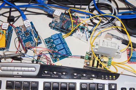 Arduino Unowiz5100 Resetting When Switching A Contactor Via Relayboard