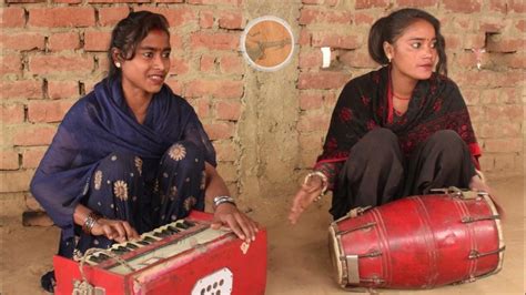 गजब का है इनकी मुस्कराहट अच्छे अच्छों का दिल पिघला देती हैं ये सनम
