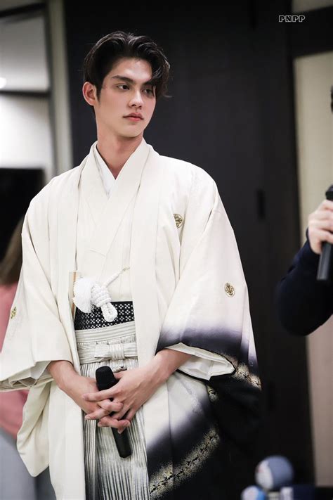 Tazza ️☮️ᥫᩣ🔆🙂 On Twitter Woah So Fast This Hakama Suit Him So Well