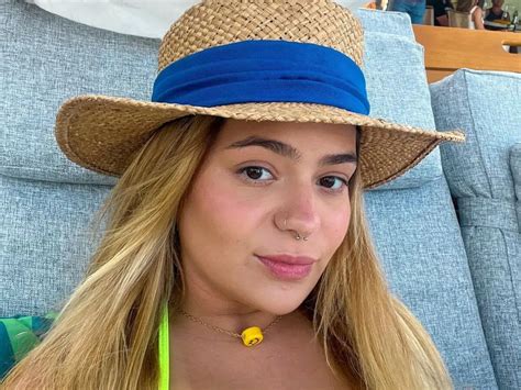 Grávida Viih Tube Posa De Biquíni Em Miami E Exibe Barriguinha