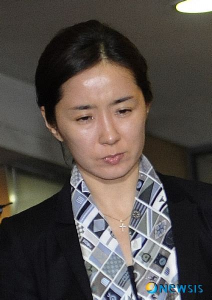 눈시울 젖은 윤유선