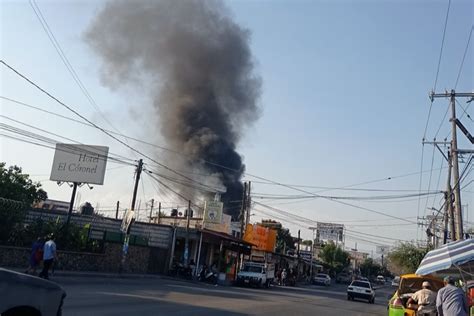 Se Registra Fuerte Incendio En Una Planta Recicladora En Puente De