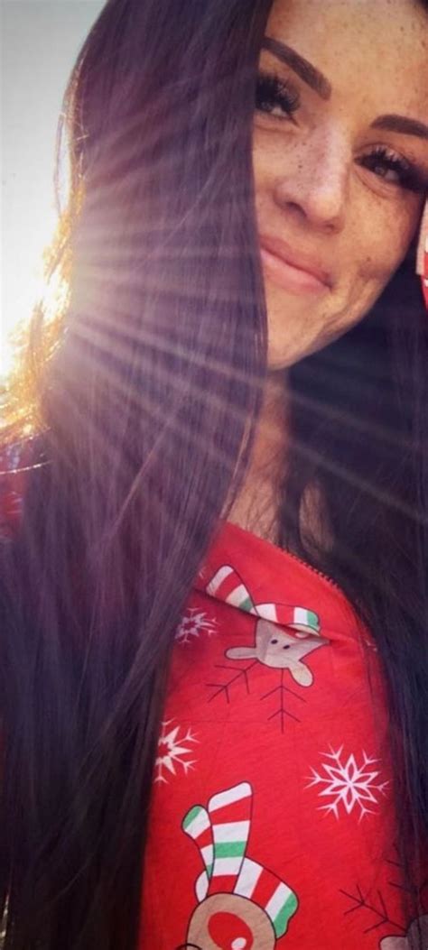 Amanda Garcia Scrolller