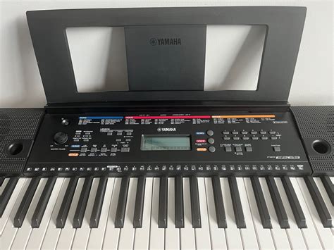 Yamaha Keyboard And Stand Hobbies Toys Music Media Musical Instruments On Carousell