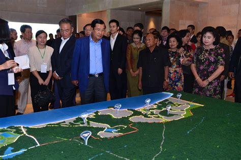 ថ្នាក់ដឹកនាំកំពូល អញ្ជើញទស្សនាពិព័រណ៌រូបថត និងប្លង់គម្រោងអភិវឌ្ឍន៍ នៅតំបន់វិស្សមកាលទេសចរណ៍