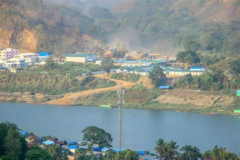 ရခိုင်က စစ်ကောင်စီတပ်ရင်းတပ်ဖွဲ့များ ပလက်ဝမြို့နယ်သို့ စစ်ကြောင်း ၂က