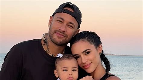 Inside Neymars Luxury Life With Supermodel Wag Private Jets And Beach Parties As £138m A Year