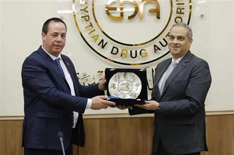 رئيس هيئة الدواء المصرية يلتقي بوزير الصحة الكوبي مجلة عود
