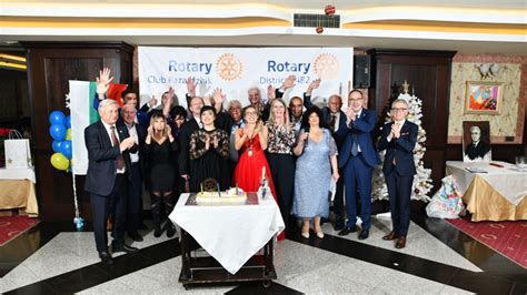 Ротари клуб Пазарджик посвети благотворителния си Коледен бал на