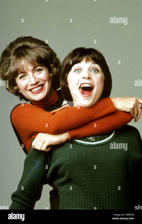 Laverne And Shirley Penny Marshall Cindy Williams 1976 83 Stock