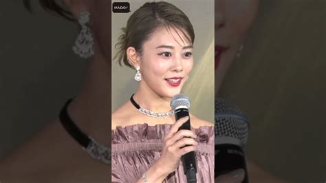 高畑充希、大人可愛い装いで美脚もちらり ジュエリー際立つすっきりヘアで【maidigi Tv】 Moe Zine