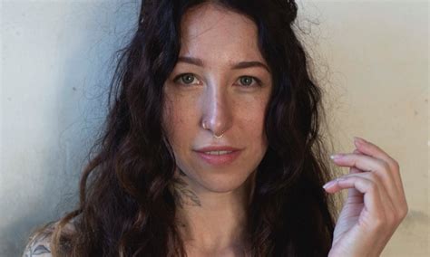 Esluna Movies Photos Films Bio Xconfessions