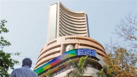 Stock Market Updates Sensex Ends Up 90150 Pts Nifty 50 Closes At