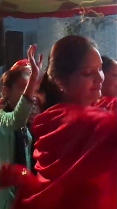 नवरात्री के पावन अवसर पर मम्मी का भी डांस Youtube
