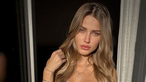 Zum Zweiten Mal Ex Gntm Star Neele Bronst Hatte Brust Op