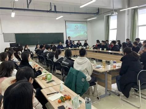 动医资讯2022级研究生师生见面会及学院领导进宿舍活动