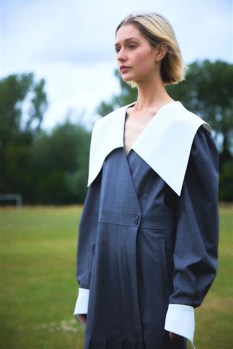 깊이 있는 디자인 아바몰리 감도 깊은 취향 셀렉트샵 29cm