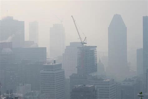 El Intenso Humo De Los Incendios De Quebec Dificulta Las Labores De