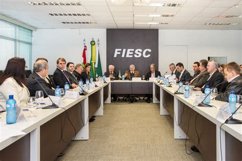 FIESC implantará projeto em escolas de SC para elevar qualidade da educação FIESC