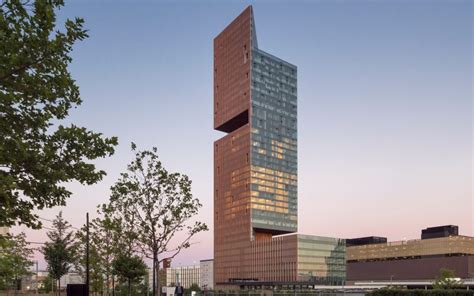 Som Completes Double Cantilevered Manhattan Loft Gardens Tower