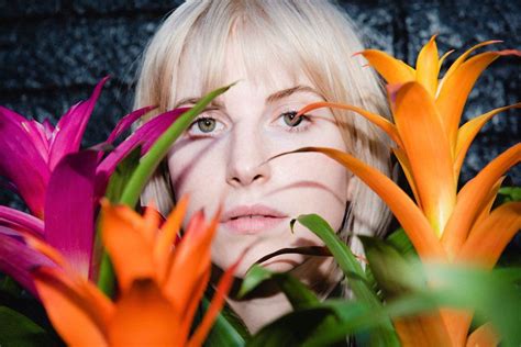 パラモアのヘイリー・ウィリアムス、“find Me Here”の弾き語り映像が公開 Nme Japan