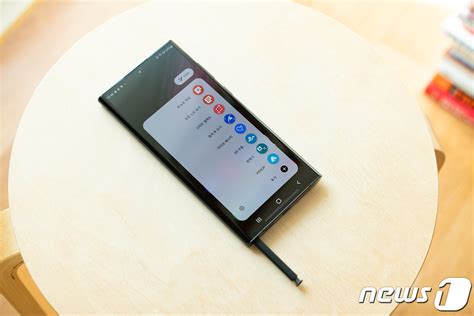 노트 떠난 S펜갤s22 울트라 이어 폴드에도 내장될까 뉴스1