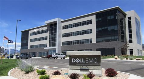 تاریخچه کمپانی DELL EMC رادین راهبرد رایانه محصولات HPE DELL EMC
