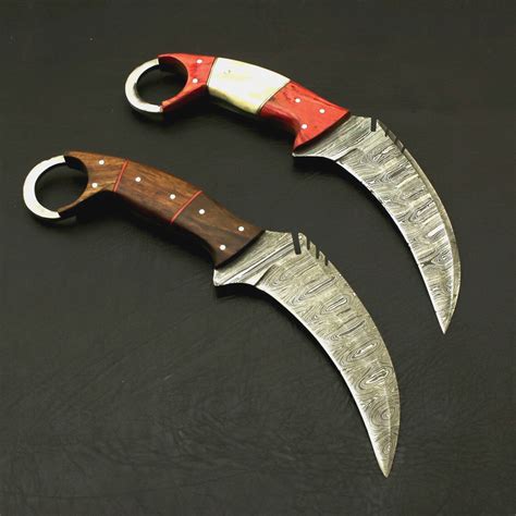Check Out Custom Handmade Stunning Damascus Steel Karambits With