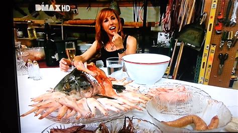 Mythbusters Kari Swallows A Bug ThisVid Com