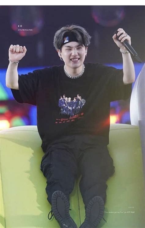 Ghim của Sloan trên idol