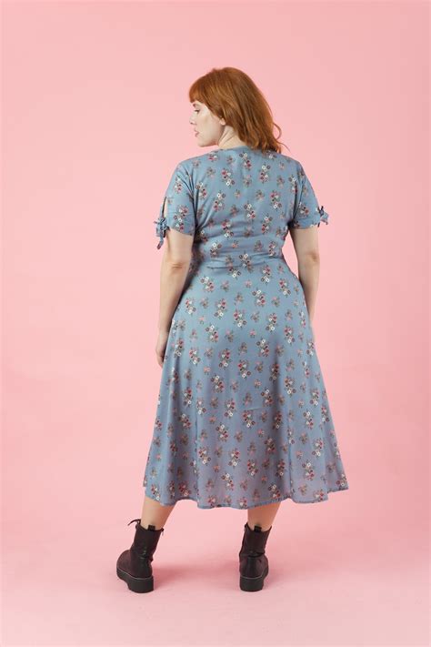 Vestido Boneca Midi Floral Vintage
