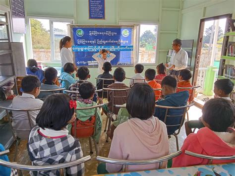 စဉ့်ကိုင်မြို့နယ် သင်္ဂတုံကျေးရွာ ဘဝအလင်းသစ် စာကြည့်တိုက်၌ စာဖတ်ရှိန