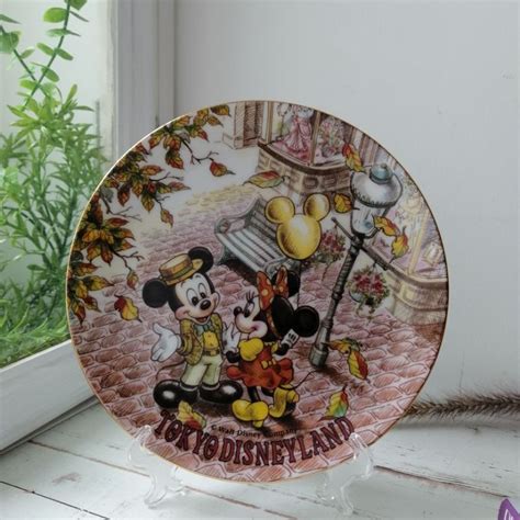 Authentic Disney Walt Mickey Tokyo Disneyland Ceramic Collections Plate
